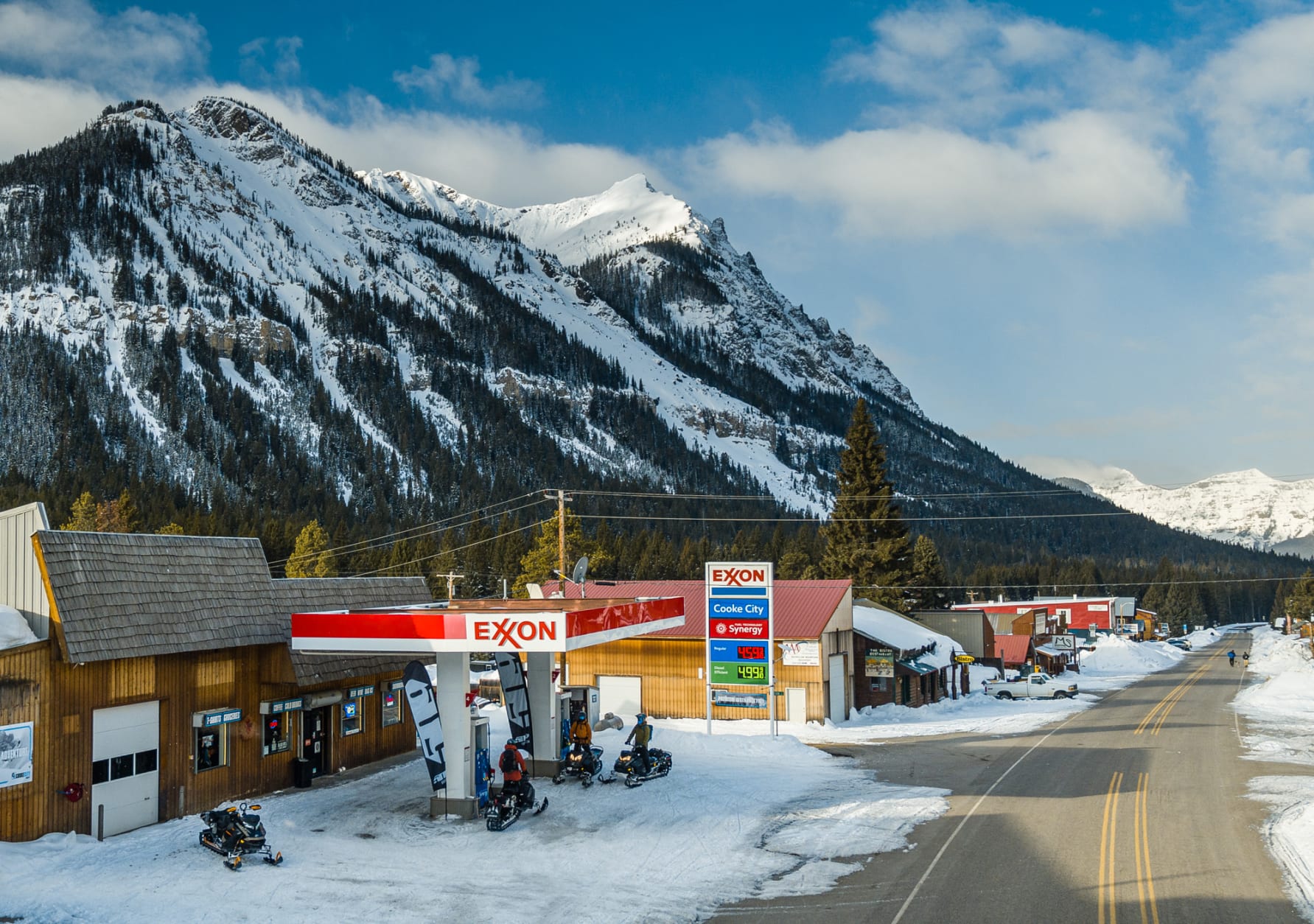 Backcountry Snowmobile Rentals | Cooke City, Montana | Polaris Adventures